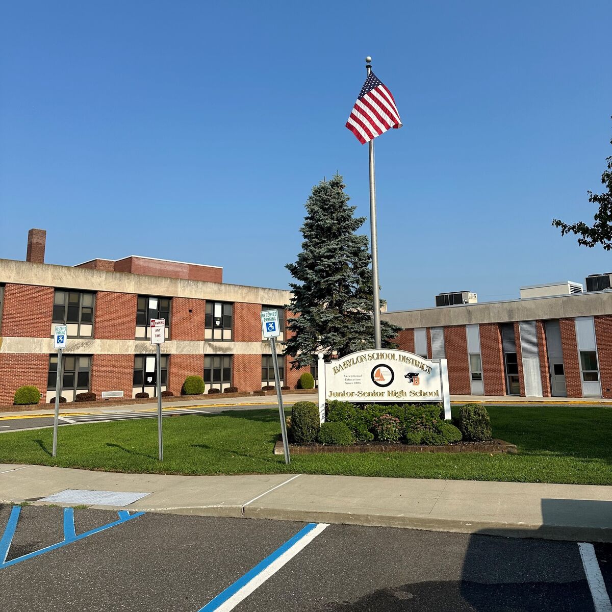 Babylon Elementary School - Home